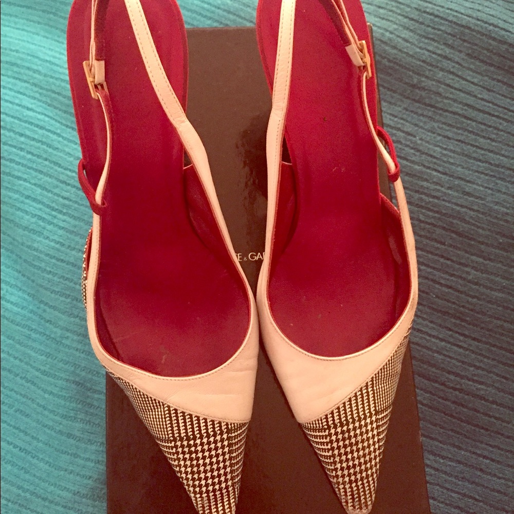 Dolce And Gabbana Sexy Slingback Pumps Gem